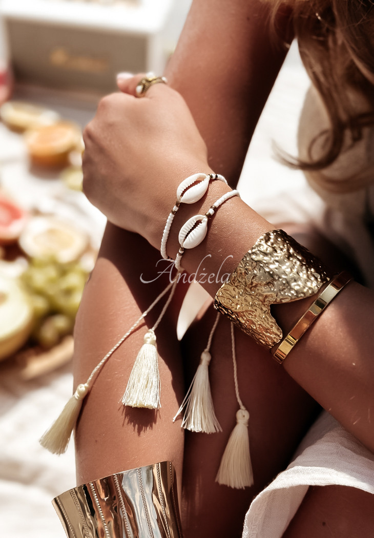 Adjustable bead bracelet with shell handmade Bali light beige - Andżela ...