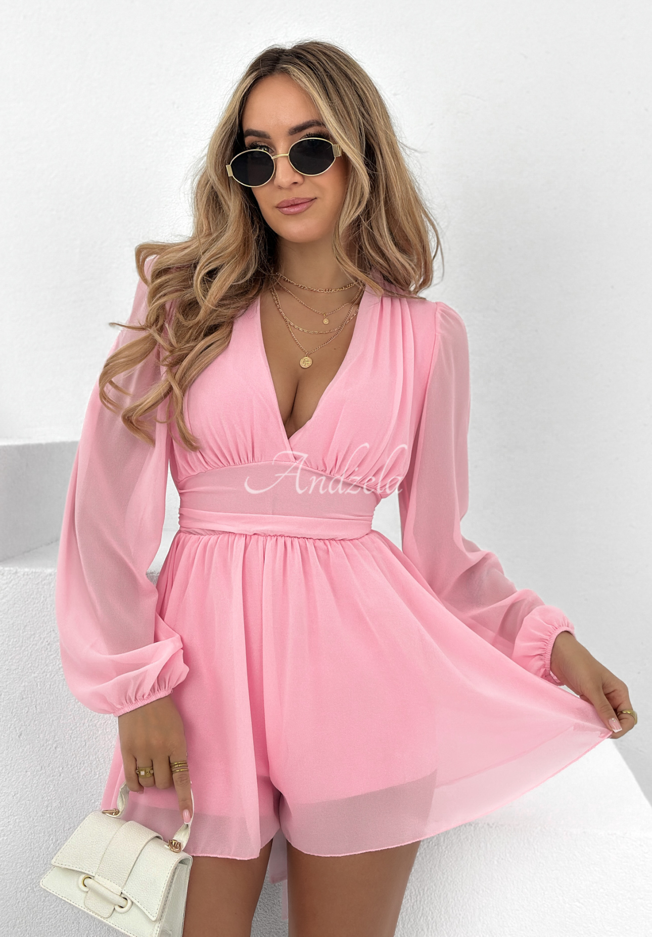 Short jumpsuit with tie Kiss Me Darling powder pink - Andżela Online Store