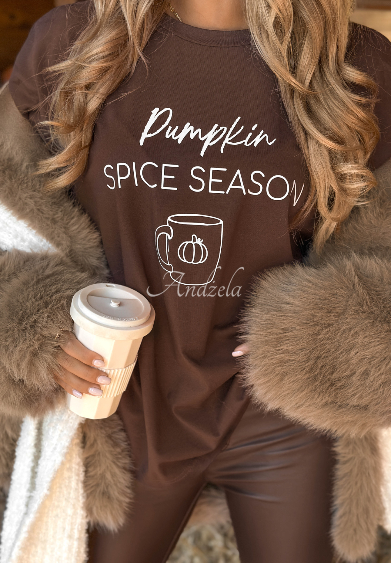 Pumpkin Spice Season printed t-shirt chocolate - Andżela Online Store