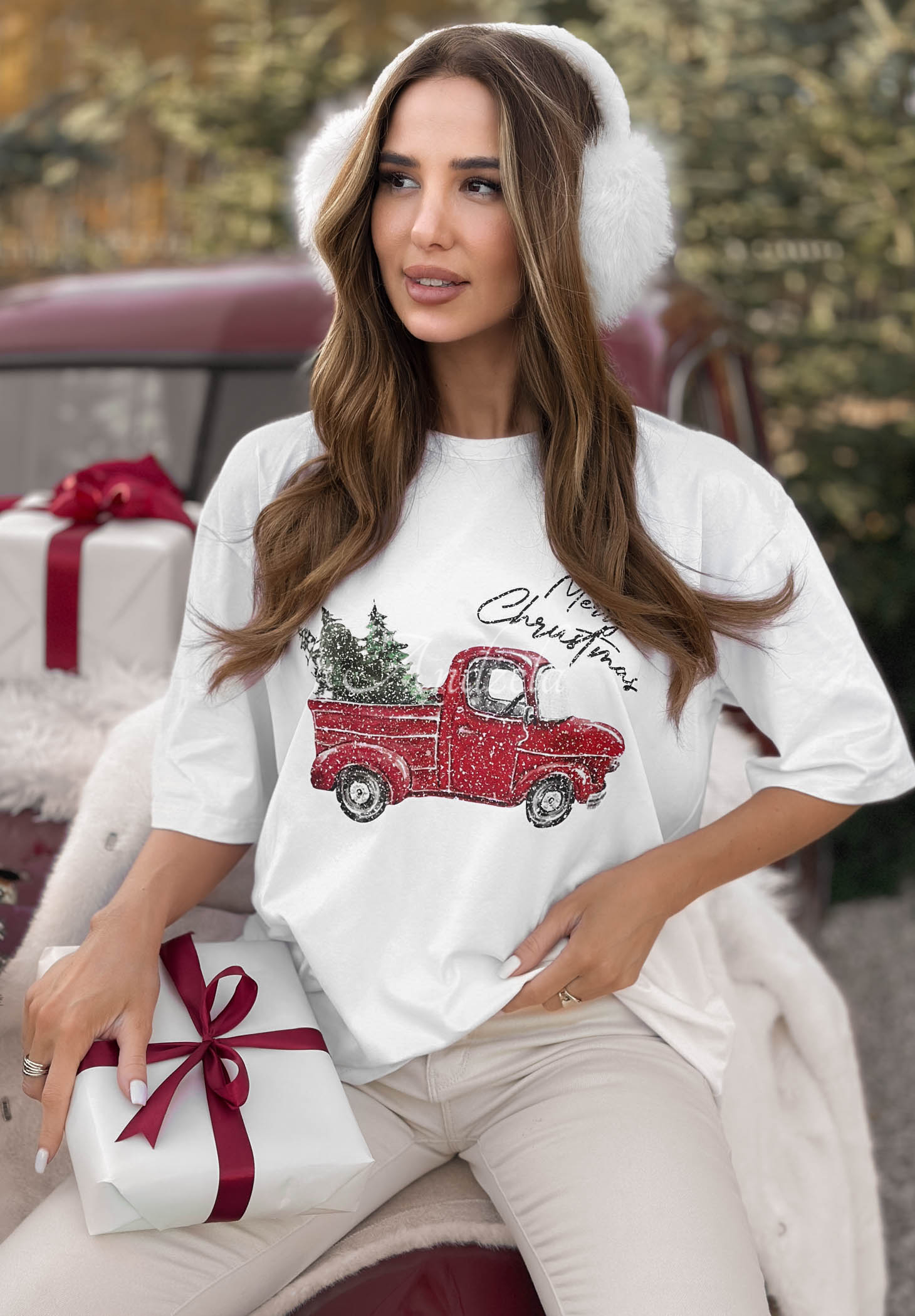Świąteczny t-shirt z nadrukiem Merry Times biały - Andżela Sklep Online